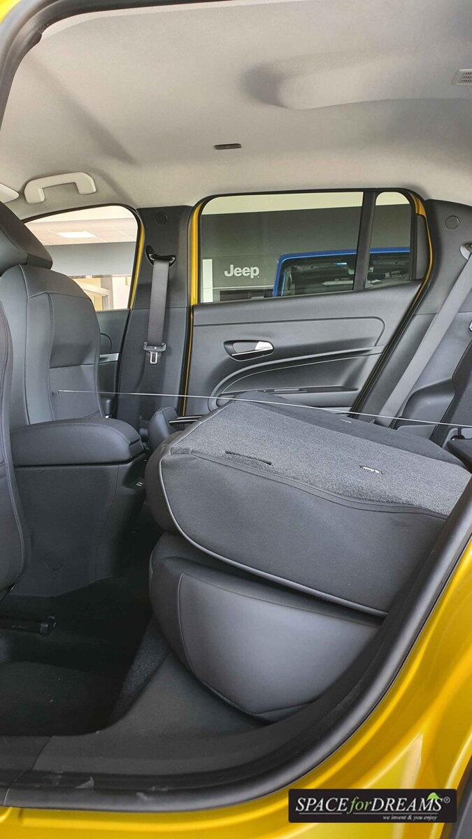 Car futon - SPACEBED® for Jeep Avanger | space4dreams.com