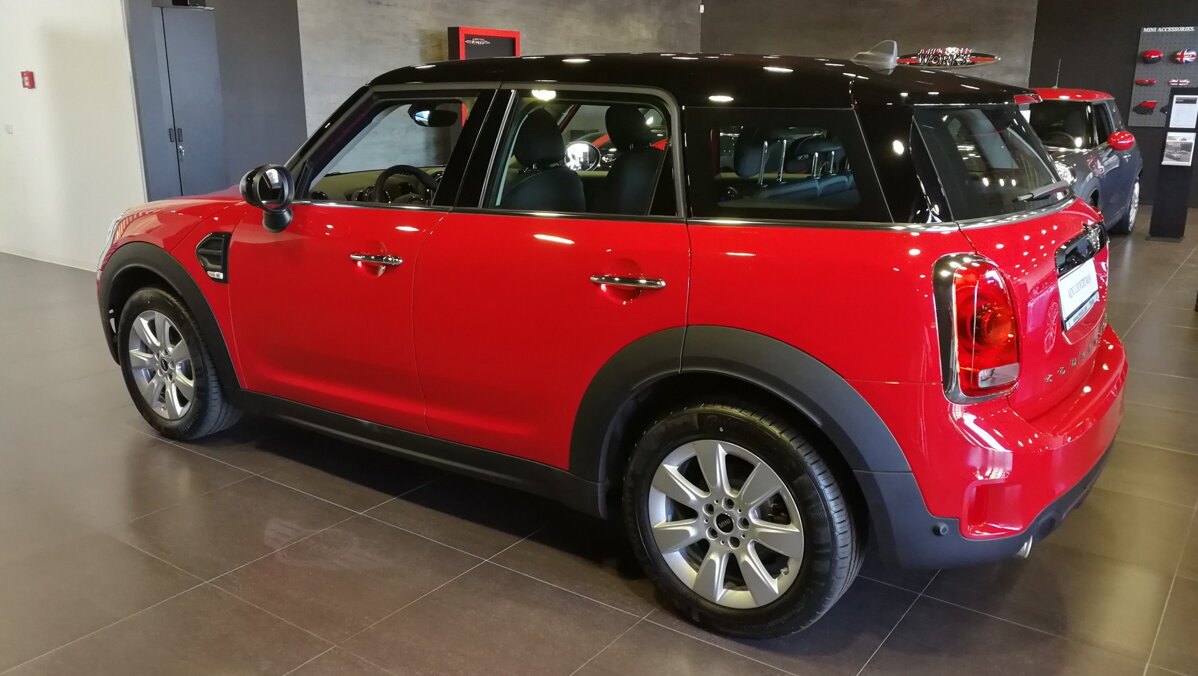 Sleeping in the car Mini Countryman