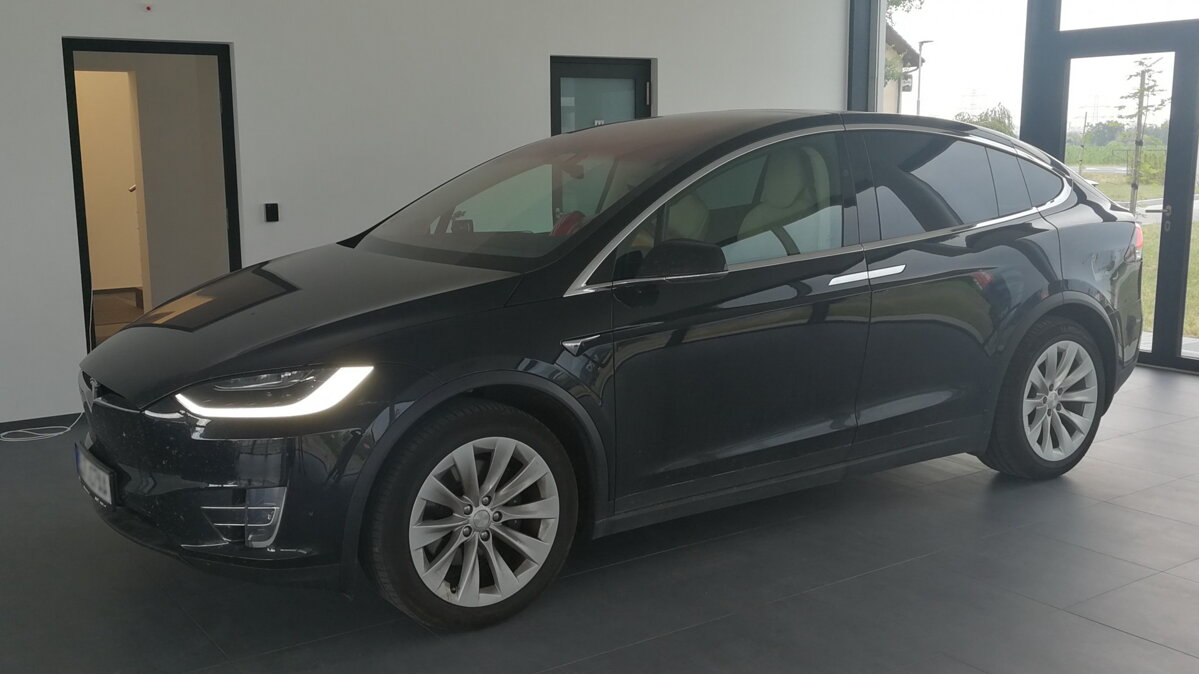 SPACEBED® - memory foam car mattress for Tesla Model X | space4dreams.com