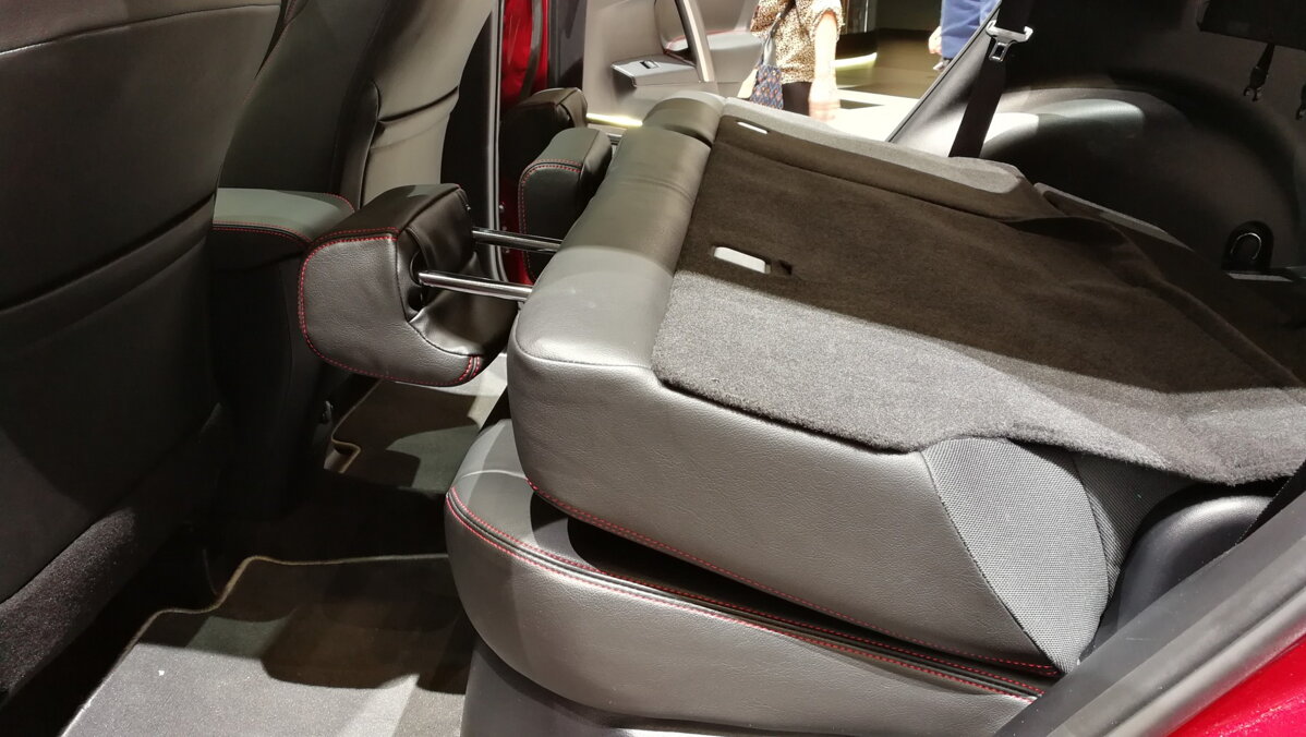 Sleeping in the car Toyota RAV4 gen. IV.