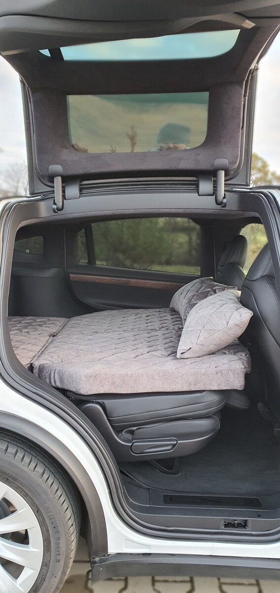 SPACEBED® - memory foam car mattress for Tesla Model X | space4dreams.com