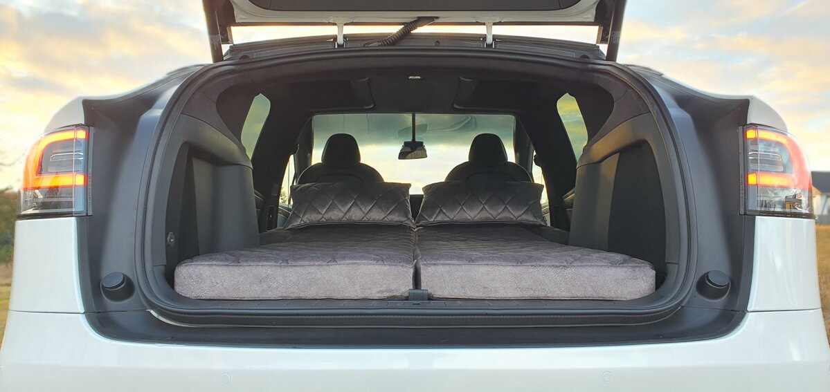 SPACEBED® - memory foam car mattress for Tesla Model X | space4dreams.com