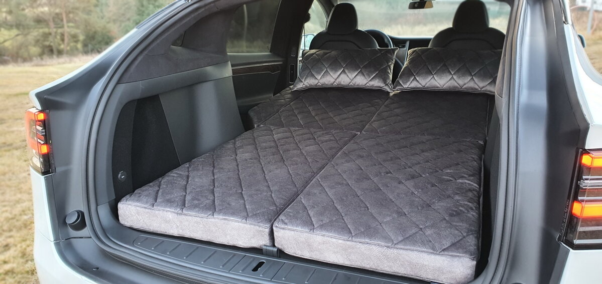 SPACEBED® - memory foam car mattress for Tesla Model X | space4dreams.com