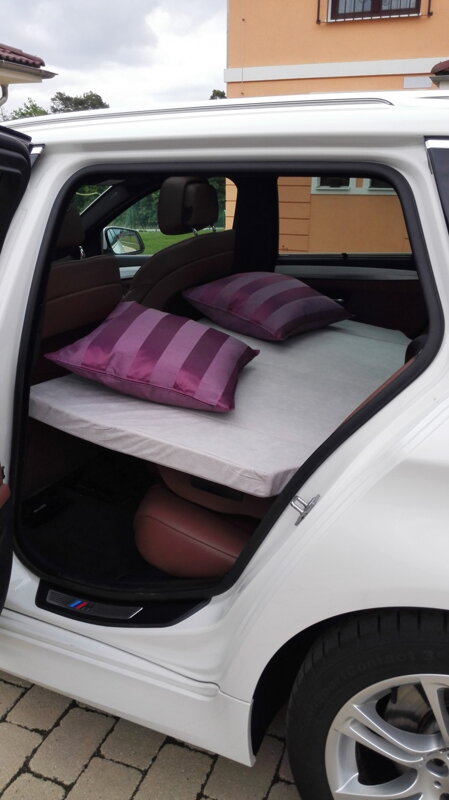 Car camping foam mattress - SPACEBED® for BMW 5 | space4dreams.com